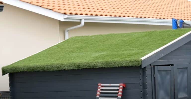 Refaire votre toiture en gazon synthétique - pensez-y
